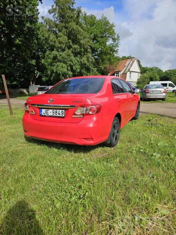 Sarkans Toyota Corolla 2013 Rīga, ar dzinēja tilpumu 1.60 L un nobraukumu 206 tūkst. km par 4750 €, foto 3 vietnē AUTOMOTO.COM.LV