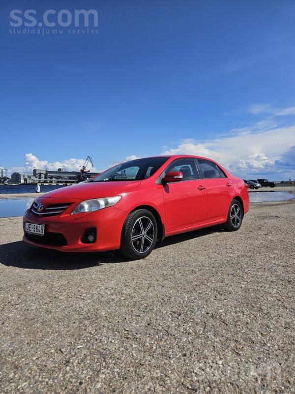 Sarkans Toyota Corolla 2013 Rīga, ar dzinēja tilpumu 1.60 L un nobraukumu 206 tūkst. km par 4150 €, foto 1 vietnē AUTOMOTO.COM.LV