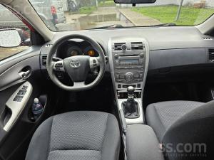 Красный Тойота Королла 2013 в Рига, объемом двигателя 1.60 л и пробегом 206 тыс. км за 4150 €, фото 7 на AUTOMOTO.COM.LV