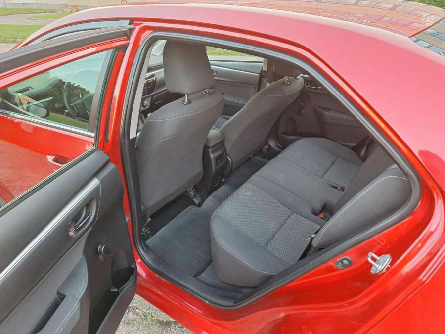 Sarkans Toyota Corolla 2014 Viļņa, ar dzinēja tilpumu 1.36 L un nobraukumu 212 tūkst. km par 7300 €, foto 6 vietnē AUTOMOTO.COM.LV