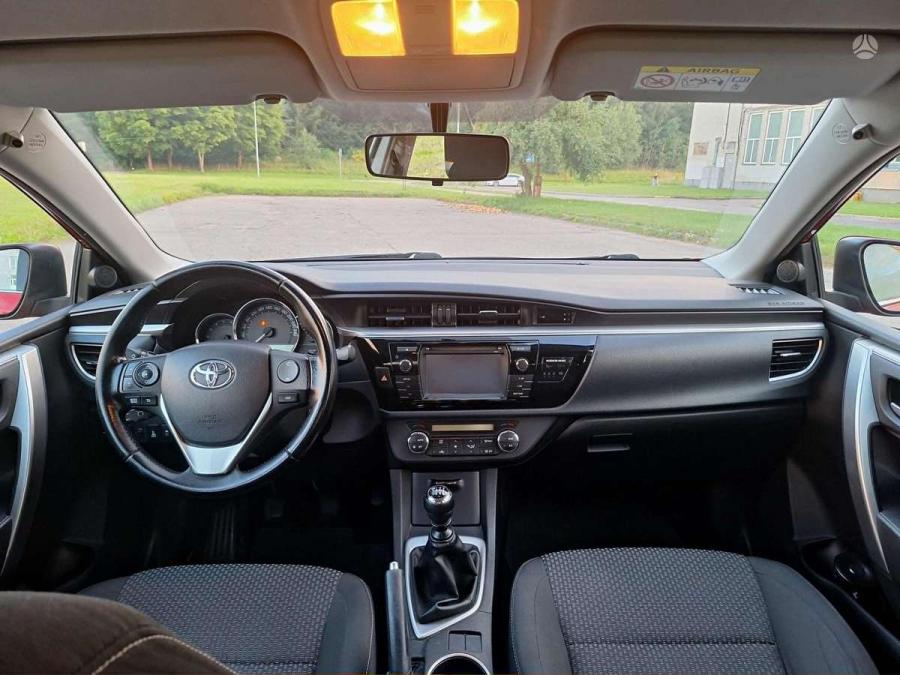 Sarkans Toyota Corolla 2014 Viļņa, ar dzinēja tilpumu 1.36 L un nobraukumu 212 tūkst. km par 7300 €, foto 7 vietnē AUTOMOTO.COM.LV