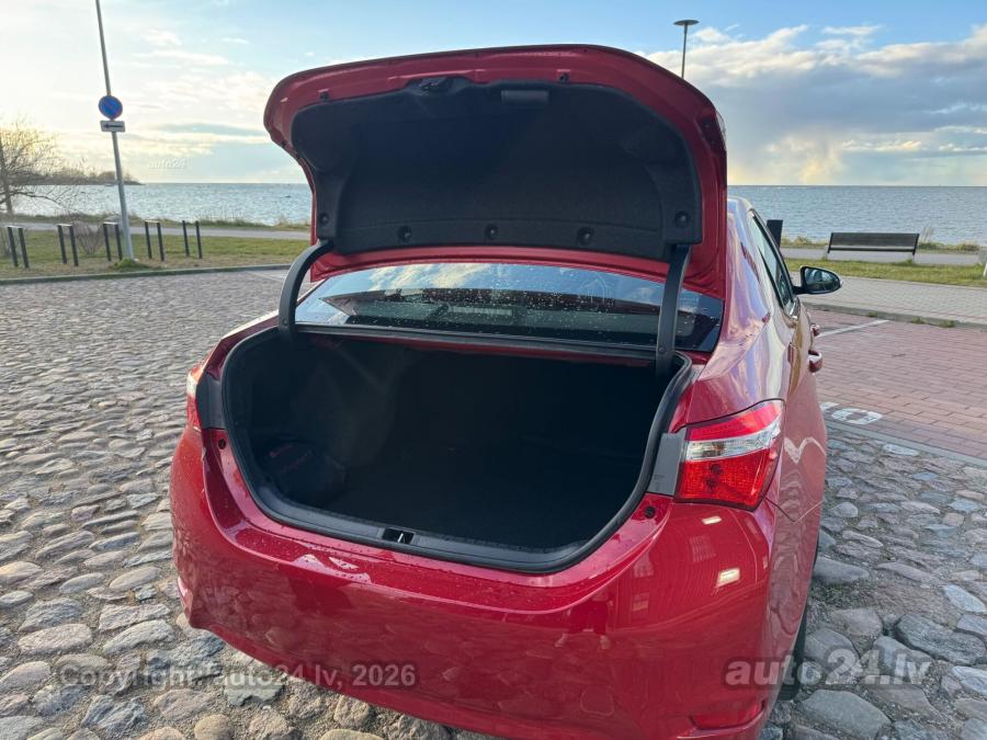 Red Toyota Corolla 2015 in Tallinn, with an engine capacity of 1.60 L and mileage of 139 thousand km for 9800 €, photo 5 on AUTOMOTO.COM.LV