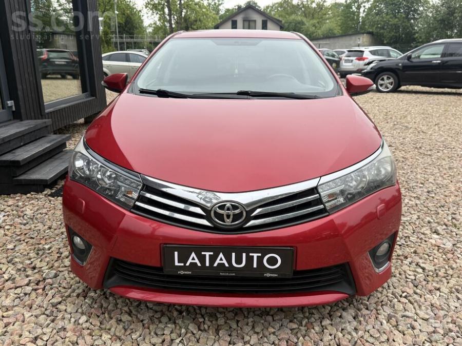 Red Toyota Corolla 2015 in Riga, with an engine capacity of 1.40 L and mileage of 199 thousand km for 6450 €, photo 7 on AUTOMOTO.COM.LV