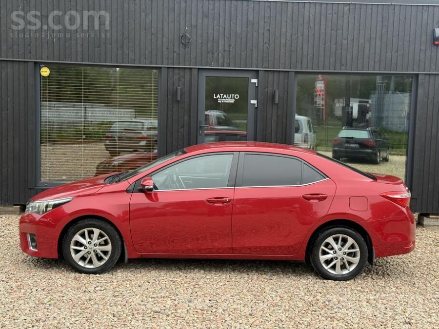 Red Toyota Corolla 2015 in Riga, with an engine capacity of 1.40 L and mileage of 199 thousand km for 6450 €, photo 9 on AUTOMOTO.COM.LV