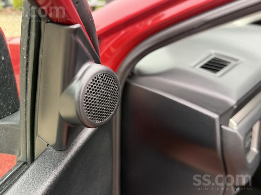 Red Toyota Corolla 2015 in Riga, with an engine capacity of 1.40 L and mileage of 199 thousand km for 6450 €, photo 22 on AUTOMOTO.COM.LV