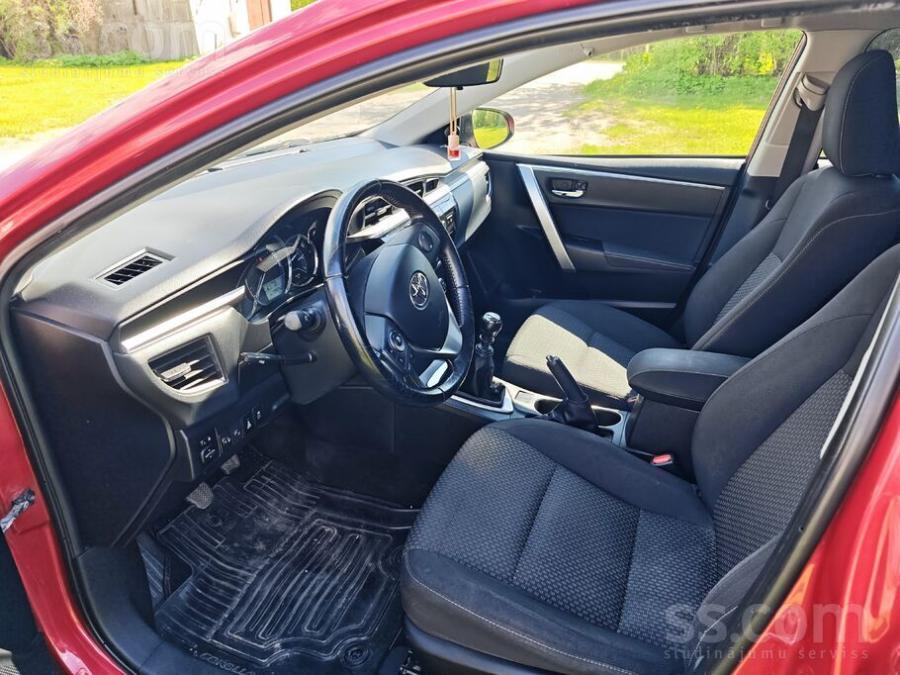 Sarkans Toyota Corolla 2015 Bauska, ar dzinēja tilpumu 1.40 L un nobraukumu 199 tūkst. km par 5800 €, foto 9 vietnē AUTOMOTO.COM.LV