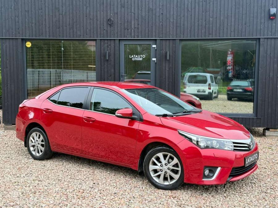 Sarkans Toyota Corolla 2015 Rīga, ar dzinēja tilpumu 1.40 L un nobraukumu 199 tūkst. km par 6350 €, foto 3 vietnē AUTOMOTO.COM.LV