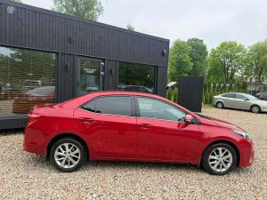 Sarkans Toyota Corolla 2015 Rīga, ar dzinēja tilpumu 1.40 L un nobraukumu 199 tūkst. km par 6350 €, foto 4 vietnē AUTOMOTO.COM.LV