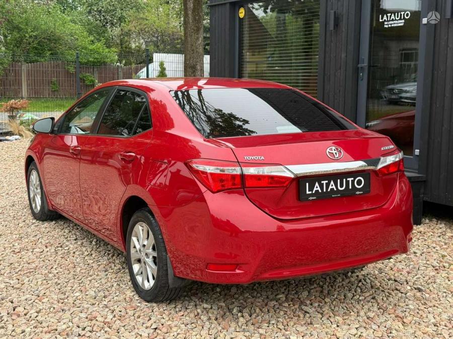 Sarkans Toyota Corolla 2015 Rīga, ar dzinēja tilpumu 1.40 L un nobraukumu 199 tūkst. km par 6350 €, foto 7 vietnē AUTOMOTO.COM.LV