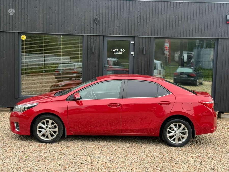 Sarkans Toyota Corolla 2015 Rīga, ar dzinēja tilpumu 1.40 L un nobraukumu 199 tūkst. km par 6350 €, foto 9 vietnē AUTOMOTO.COM.LV