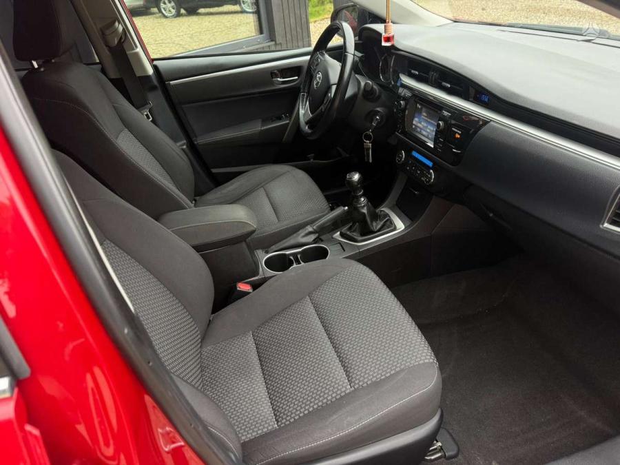 Sarkans Toyota Corolla 2015 Rīga, ar dzinēja tilpumu 1.40 L un nobraukumu 199 tūkst. km par 6350 €, foto 15 vietnē AUTOMOTO.COM.LV