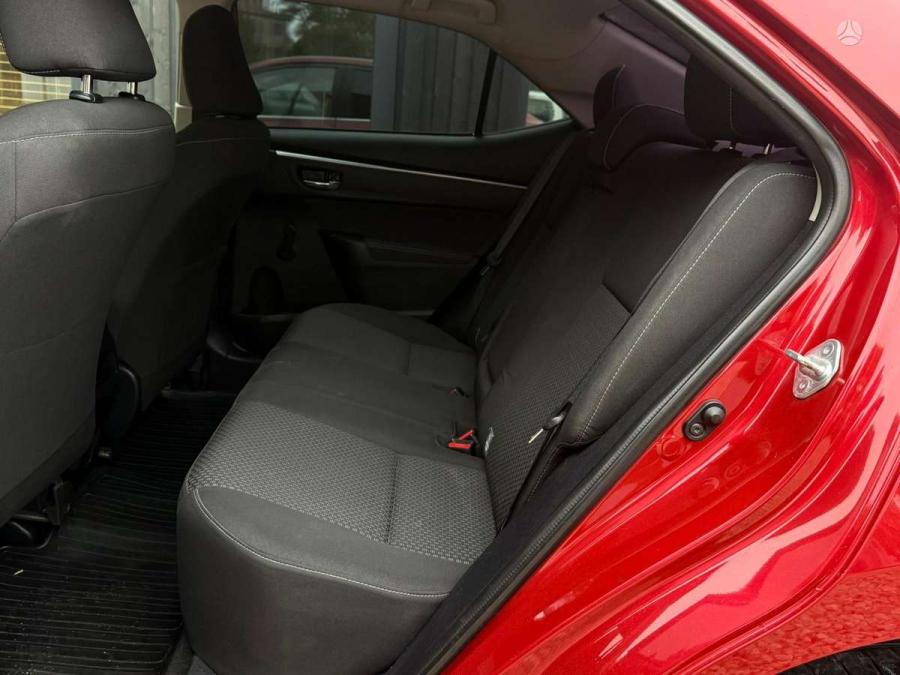Sarkans Toyota Corolla 2015 Rīga, ar dzinēja tilpumu 1.40 L un nobraukumu 199 tūkst. km par 6350 €, foto 18 vietnē AUTOMOTO.COM.LV