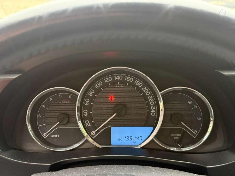 Sarkans Toyota Corolla 2015 Rīga, ar dzinēja tilpumu 1.40 L un nobraukumu 199 tūkst. km par 6350 €, foto 19 vietnē AUTOMOTO.COM.LV