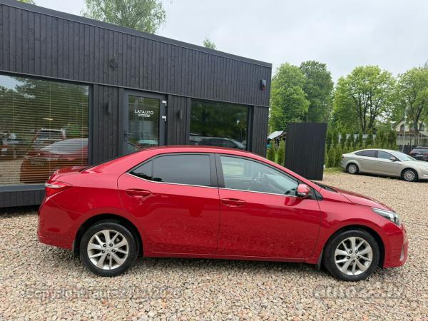 Toyota Corolla 2015 Rīga vietnē Sarkans Toyota Corolla 2015 Rīga, ar dzinēja tilpumu 1.40 L un nobraukumu 199 tūkst. km par 6290 €, foto 4 vietnē AUTOMOTO.COM.LV