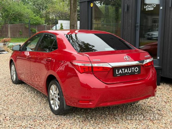 Toyota Corolla 2015 Rīga vietnē Sarkans Toyota Corolla 2015 Rīga, ar dzinēja tilpumu 1.40 L un nobraukumu 199 tūkst. km par 6290 €, foto 7 vietnē AUTOMOTO.COM.LV