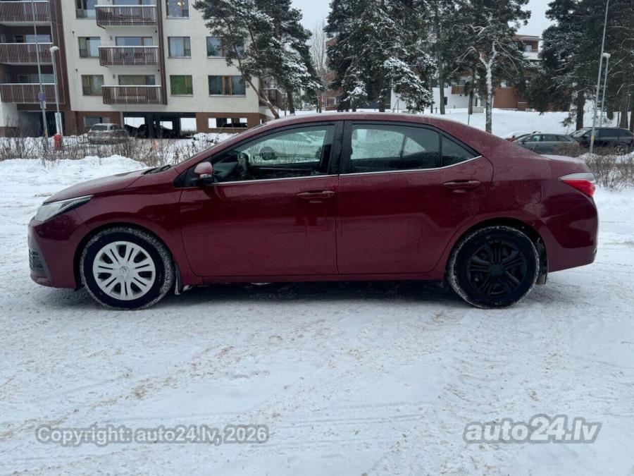 Red Toyota Corolla 2016 in Tallinn, with an engine capacity of 1.40 L and mileage of 241 thousand km for 7500 €, photo 4 on AUTOMOTO.COM.LV