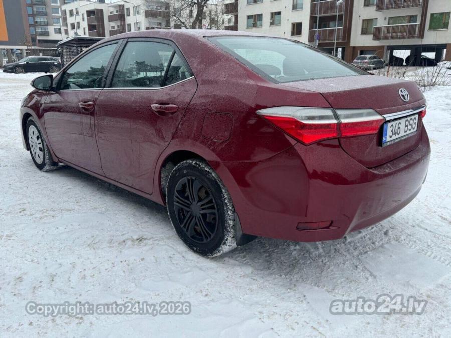 Red Toyota Corolla 2016 in Tallinn, with an engine capacity of 1.40 L and mileage of 241 thousand km for 7500 €, photo 6 on AUTOMOTO.COM.LV