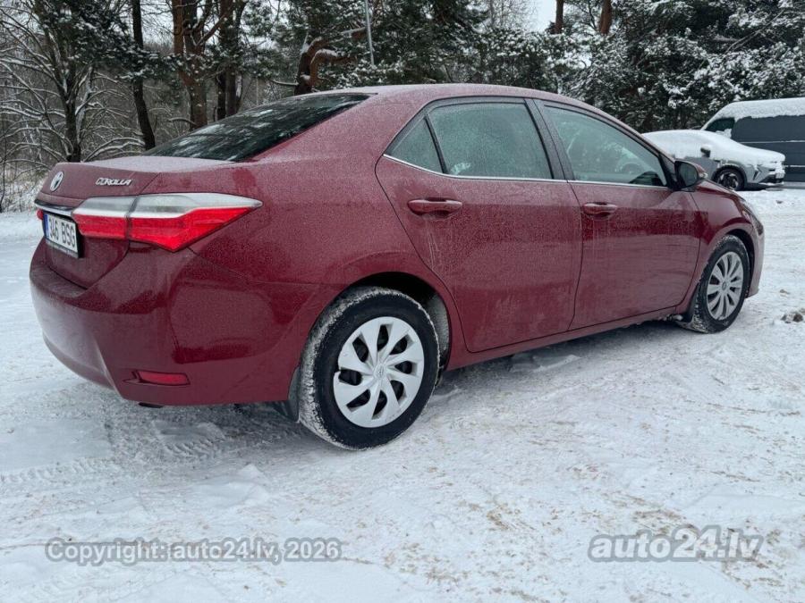 Red Toyota Corolla 2016 in Tallinn, with an engine capacity of 1.40 L and mileage of 241 thousand km for 7500 €, photo 8 on AUTOMOTO.COM.LV