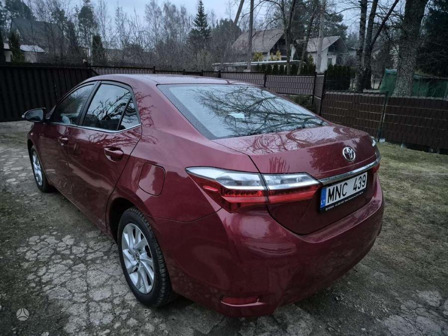 Sarkans Toyota Corolla 2016 Viļņa, ar dzinēja tilpumu 1.60 L un nobraukumu 146 tūkst. km par 9200 €, foto 11 vietnē AUTOMOTO.COM.LV