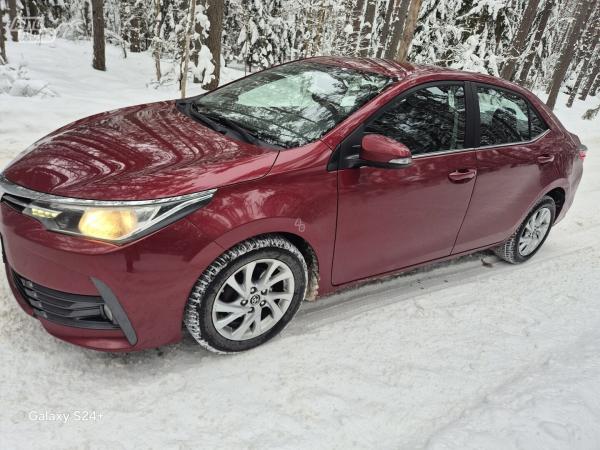 Sarkans Toyota Corolla 2016 Viļņa, ar dzinēja tilpumu 1.60 L un nobraukumu 146 tūkst. km par 9200 €, foto 1 vietnē AUTOMOTO.COM.LV
