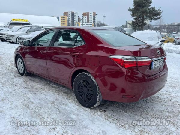 Sarkans Toyota Corolla 2016 Tallina, ar dzinēja tilpumu 1.40 L un nobraukumu 221 tūkst. km par 7500 €, foto 6 vietnē AUTOMOTO.COM.LV