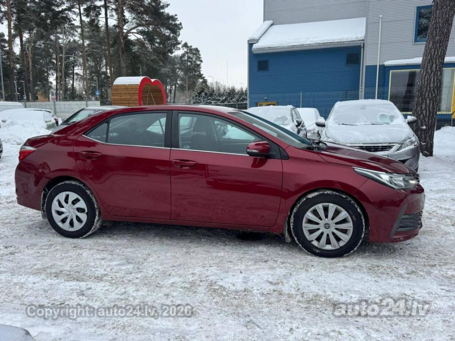 Red Toyota Corolla 2016 in Tallinn, with an engine capacity of 1.40 L and mileage of 221 thousand km for 7500 €, photo 3 on AUTOMOTO.COM.LV