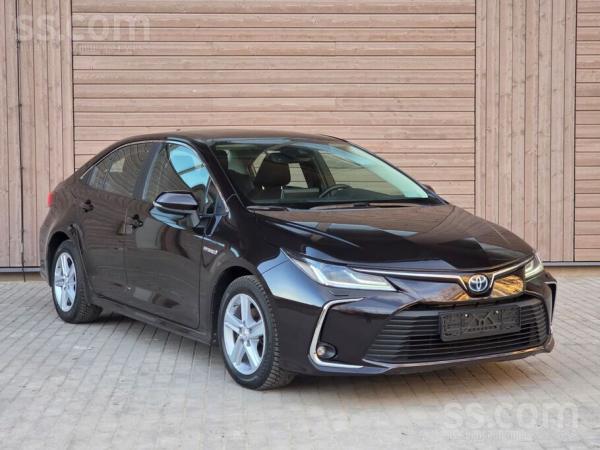 Red Toyota Corolla 2019 in Jelgava, with an engine capacity of 1.80 L and mileage of 173 thousand km for 14390 €, photo 1 on AUTOMOTO.COM.LV