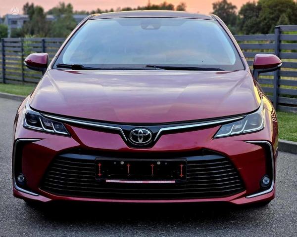 Sarkans Toyota Corolla 2020 Viļņa, ar dzinēja tilpumu 1.60 L un nobraukumu 146 tūkst. km par 12300 €, foto 2 vietnē AUTOMOTO.COM.LV