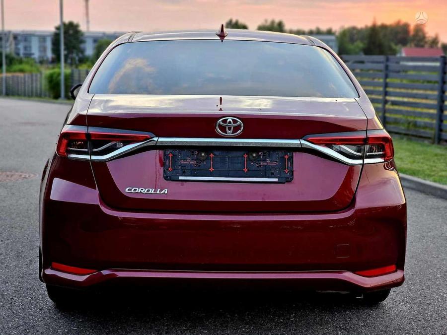 Sarkans Toyota Corolla 2020 Viļņa, ar dzinēja tilpumu 1.60 L un nobraukumu 146 tūkst. km par 12300 €, foto 7 vietnē AUTOMOTO.COM.LV