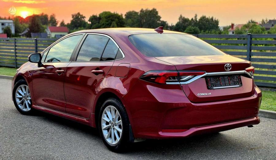 Sarkans Toyota Corolla 2020 Viļņa, ar dzinēja tilpumu 1.60 L un nobraukumu 146 tūkst. km par 12300 €, foto 9 vietnē AUTOMOTO.COM.LV