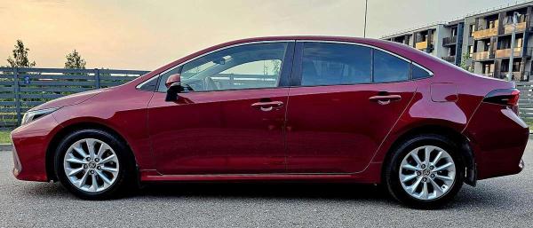 Sarkans Toyota Corolla 2020 Viļņa, ar dzinēja tilpumu 1.60 L un nobraukumu 146 tūkst. km par 12300 €, foto 9 vietnē AUTOMOTO.COM.LV