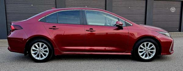 Sarkans Toyota Corolla 2020 Viļņa, ar dzinēja tilpumu 1.60 L un nobraukumu 146 tūkst. km par 12300 €, foto 10 vietnē AUTOMOTO.COM.LV