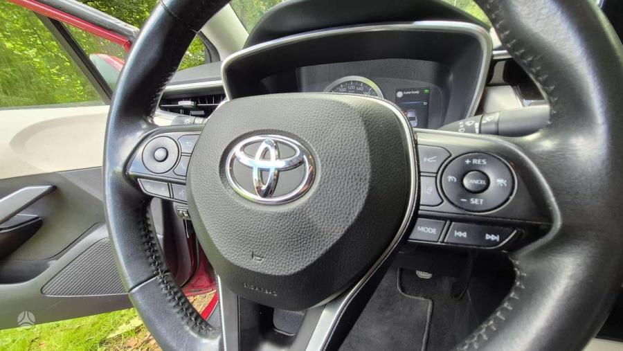 Sarkans Toyota Corolla 2020 Viļņa, ar dzinēja tilpumu 1.60 L un nobraukumu 146 tūkst. km par 12300 €, foto 18 vietnē AUTOMOTO.COM.LV