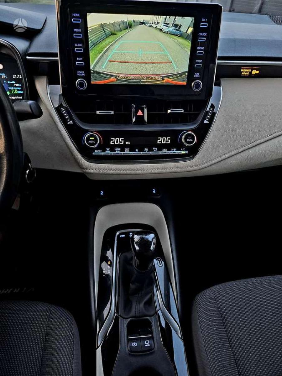 Sarkans Toyota Corolla 2020 Viļņa, ar dzinēja tilpumu 1.60 L un nobraukumu 146 tūkst. km par 12300 €, foto 23 vietnē AUTOMOTO.COM.LV