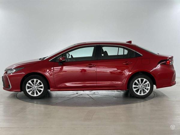 Red Toyota Corolla 2023 in Vilnius, with an engine capacity of 1.80 L and mileage of 113 thousand km for 19900 €, photo 4 on AUTOMOTO.COM.LV