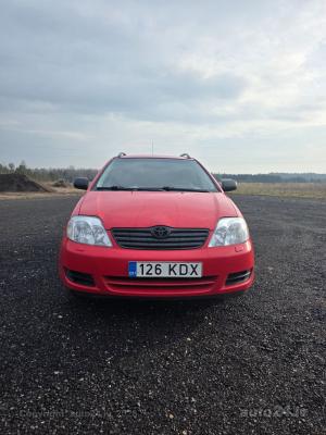 Sarkans Toyota Corolla 2005 Tallina, ar dzinēja tilpumu 1.40 L un nobraukumu 417 tūkst. km par 1100 €, foto  vietnē AUTOMOTO.COM.LV