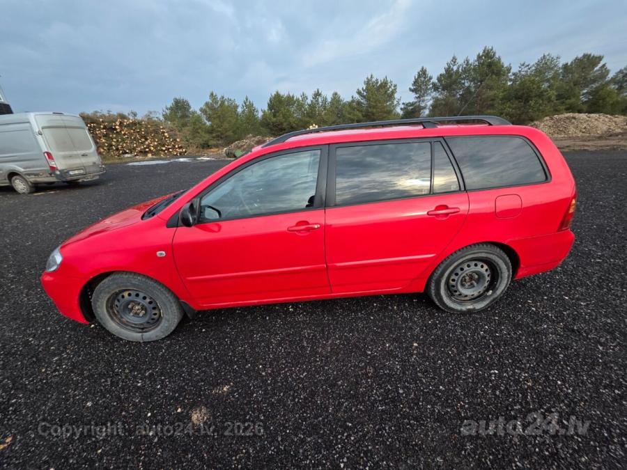 Sarkans Toyota Corolla 2005 Tallina, ar dzinēja tilpumu 1.40 L un nobraukumu 417 tūkst. km par 1100 €, foto 4 vietnē AUTOMOTO.COM.LV