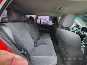 Sarkans Toyota Corolla 2005 Tallina, ar dzinēja tilpumu 1.40 L un nobraukumu 417 tūkst. km par 1100 €, foto 6 vietnē AUTOMOTO.COM.LV