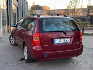 Красный Тойота Королла 2005 в Таллин, объемом двигателя 1.40 л и пробегом 238 тыс. км за 2790 €, фото 10 на AUTOMOTO.COM.LV
