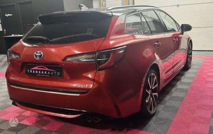 Red Toyota Corolla 2019 in Taurage, with an engine capacity of 1.99 L and mileage of 240 thousand km for 12400 €, photo 2 on AUTOMOTO.COM.LV