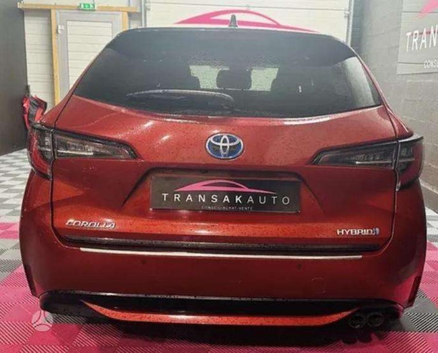 Red Toyota Corolla 2019 in Taurage, with an engine capacity of 1.99 L and mileage of 240 thousand km for 12400 €, photo 4 on AUTOMOTO.COM.LV