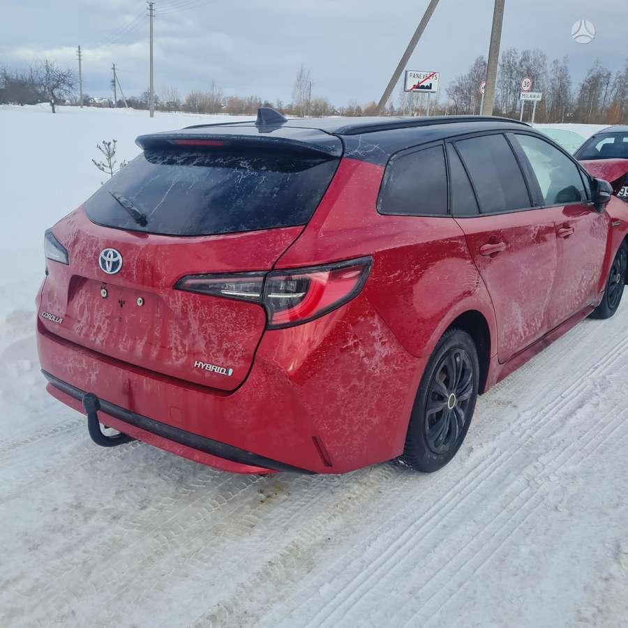 Red Toyota Corolla 2019 in Panevezys, with an engine capacity of 1.80 L and mileage of 162 thousand km for 5650 €, photo 1 on AUTOMOTO.COM.LV