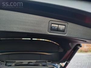 Red Toyota Corolla 2019 in Riga, with an engine capacity of 2.00 L and mileage of 251 thousand km for 16000 €, photo 11 on AUTOMOTO.COM.LV
