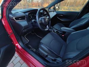 Red Toyota Corolla 2019 in Riga, with an engine capacity of 2.00 L and mileage of 251 thousand km for 16000 €, photo 13 on AUTOMOTO.COM.LV