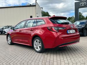 Red Toyota Corolla 2019 in Liepaja, with an engine capacity of 1.80 L and mileage of 166 thousand km for 16900 €, photo 4 on AUTOMOTO.COM.LV