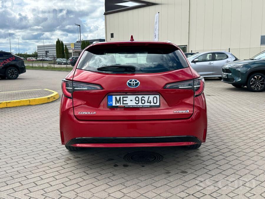 Red Toyota Corolla 2019 in Liepaja, with an engine capacity of 1.80 L and mileage of 166 thousand km for 16900 €, photo 9 on AUTOMOTO.COM.LV