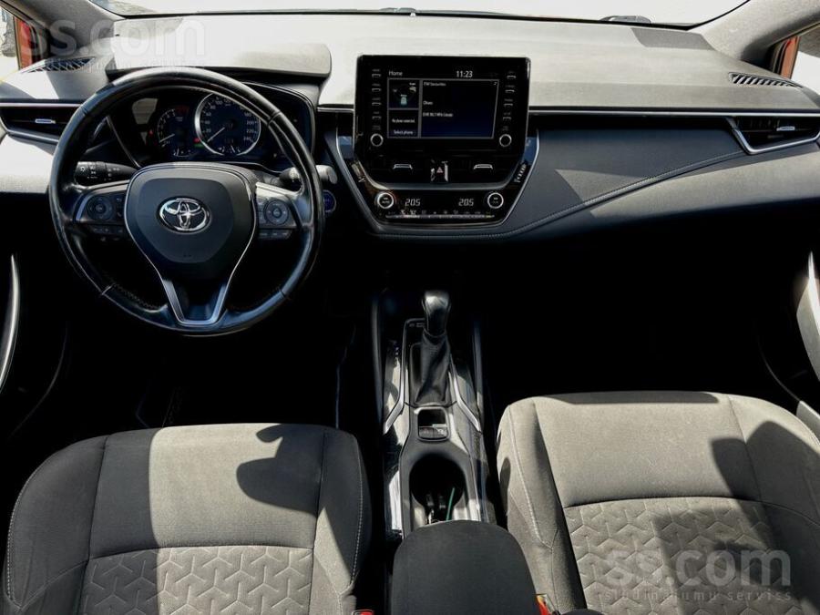 Red Toyota Corolla 2019 in Liepaja, with an engine capacity of 1.80 L and mileage of 166 thousand km for 16900 €, photo 11 on AUTOMOTO.COM.LV