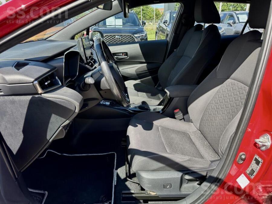 Red Toyota Corolla 2019 in Liepaja, with an engine capacity of 1.80 L and mileage of 166 thousand km for 16900 €, photo 15 on AUTOMOTO.COM.LV