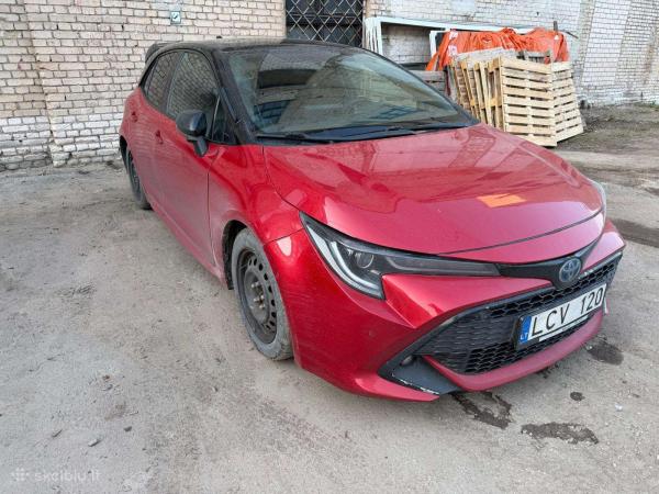 Sarkans Toyota Corolla 2019 Kauņa, ar dzinēja tilpumu 1.80 L un nobraukumu 125 tūkst. km par 14000 €, foto 1 vietnē AUTOMOTO.COM.LV
