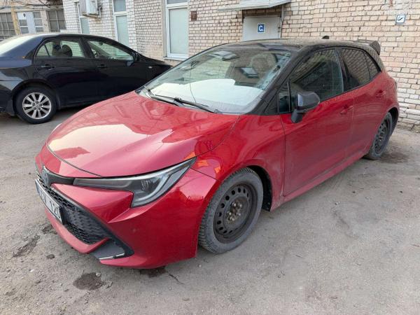 Sarkans Toyota Corolla 2019 Kauņa, ar dzinēja tilpumu 1.80 L un nobraukumu 125 tūkst. km par 14000 €, foto 2 vietnē AUTOMOTO.COM.LV